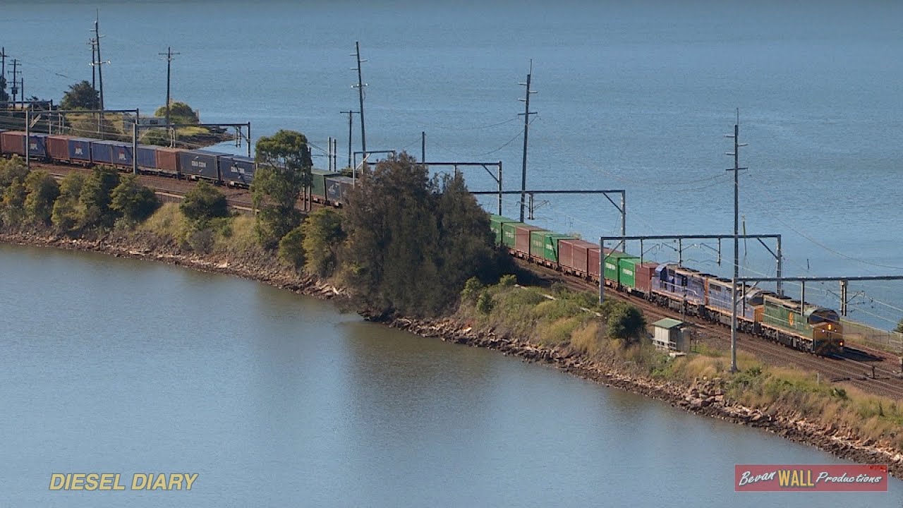 Australian diesel locomotives working around the Hawkesbury River/Cowan ...