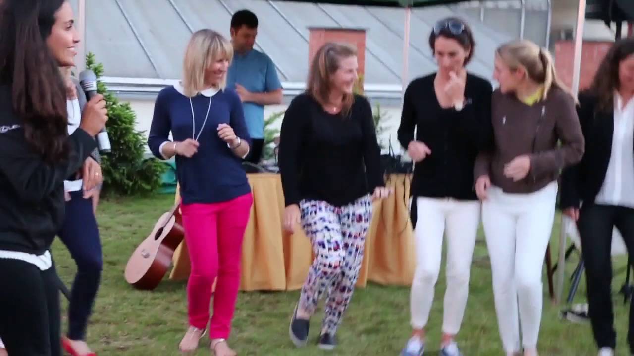 Pro Women Golfers get a Rio 2016 lesson in Samba dancing! - YouTube