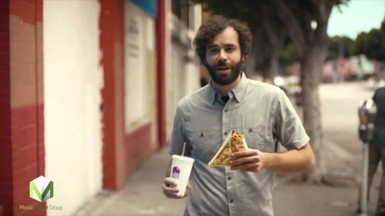 Taco Bell Grilled Stuft Nacho Commercial 2015 Sharing Sucks - YouTube