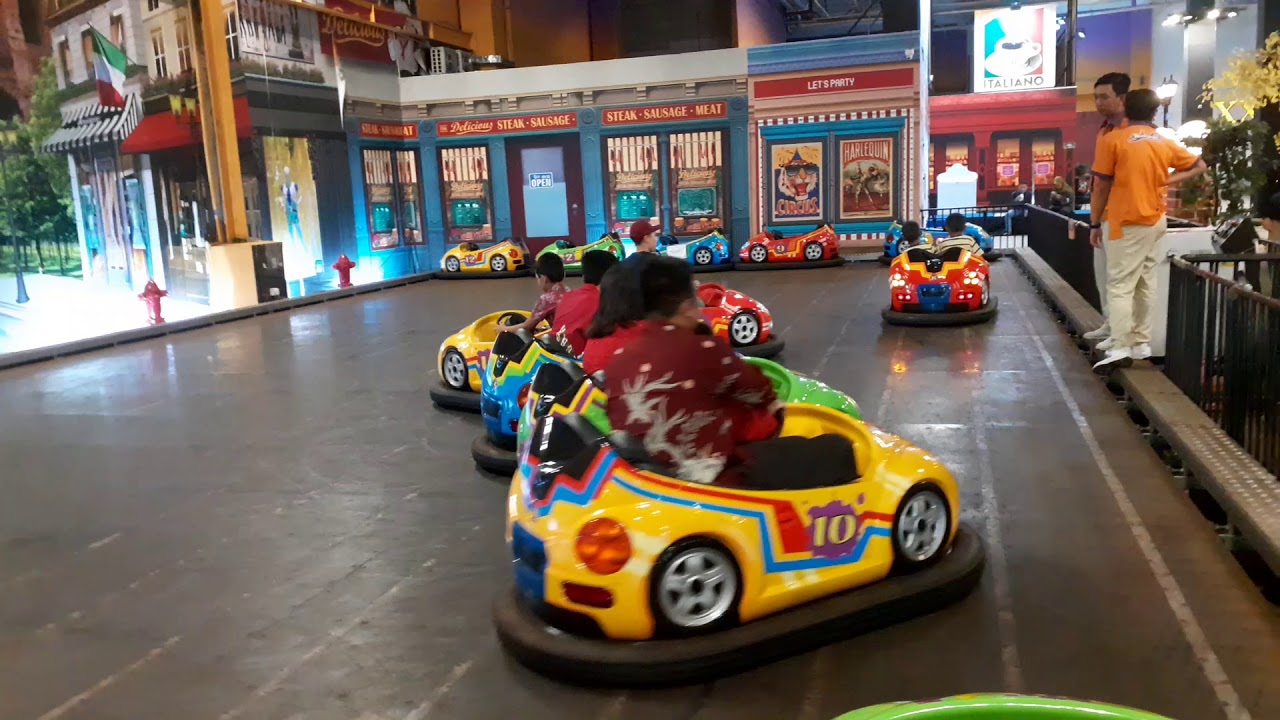 Boom-boom car. Gilang dan Dimitri di Transmart Pontianak - YouTube