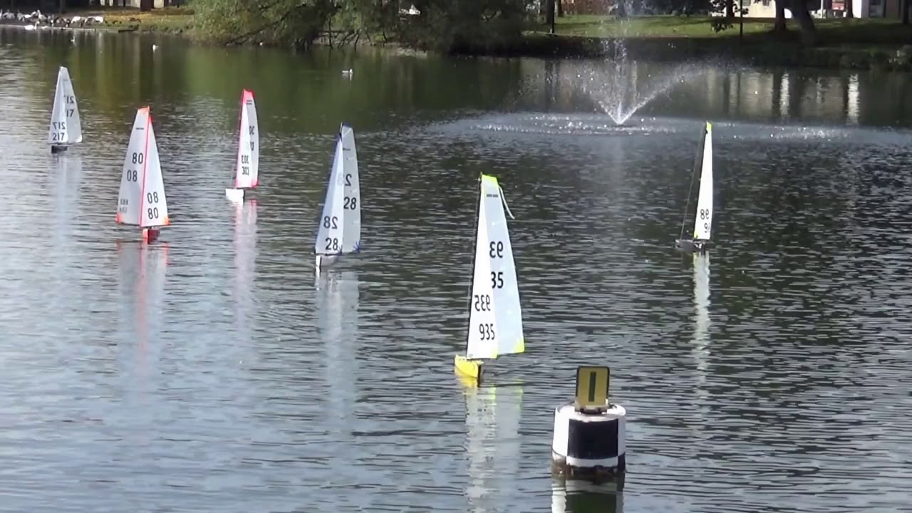 DF65 Model Yacht Racing at Askern RSC 8th Oct 2018 - YouTube