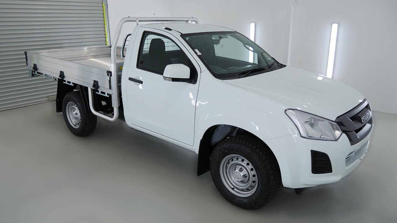 ISUZU D MAX SX Splash White 4x4 Manual Cab Chassis I70042328 - YouTube