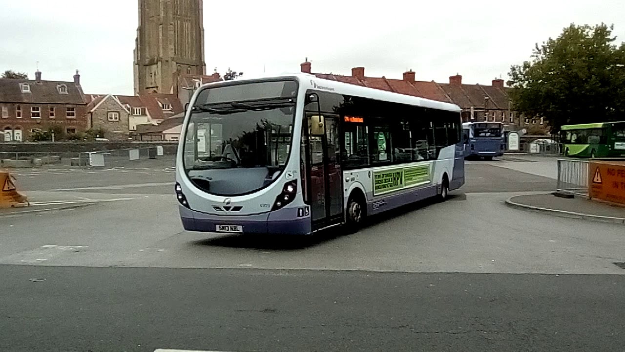 Bus departure from Wells bus station 8.9.2018 - YouTube