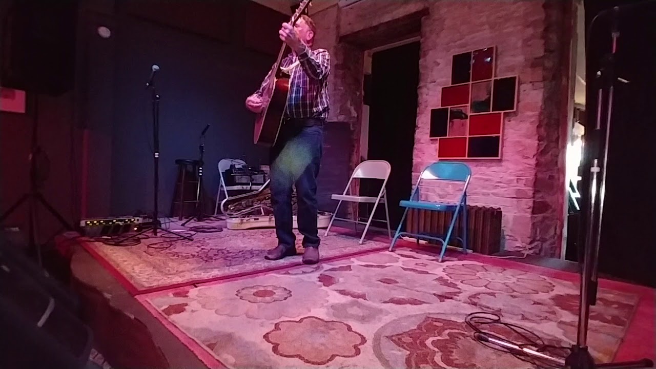 Dave Nichols performs at Pouring Light Studios - YouTube