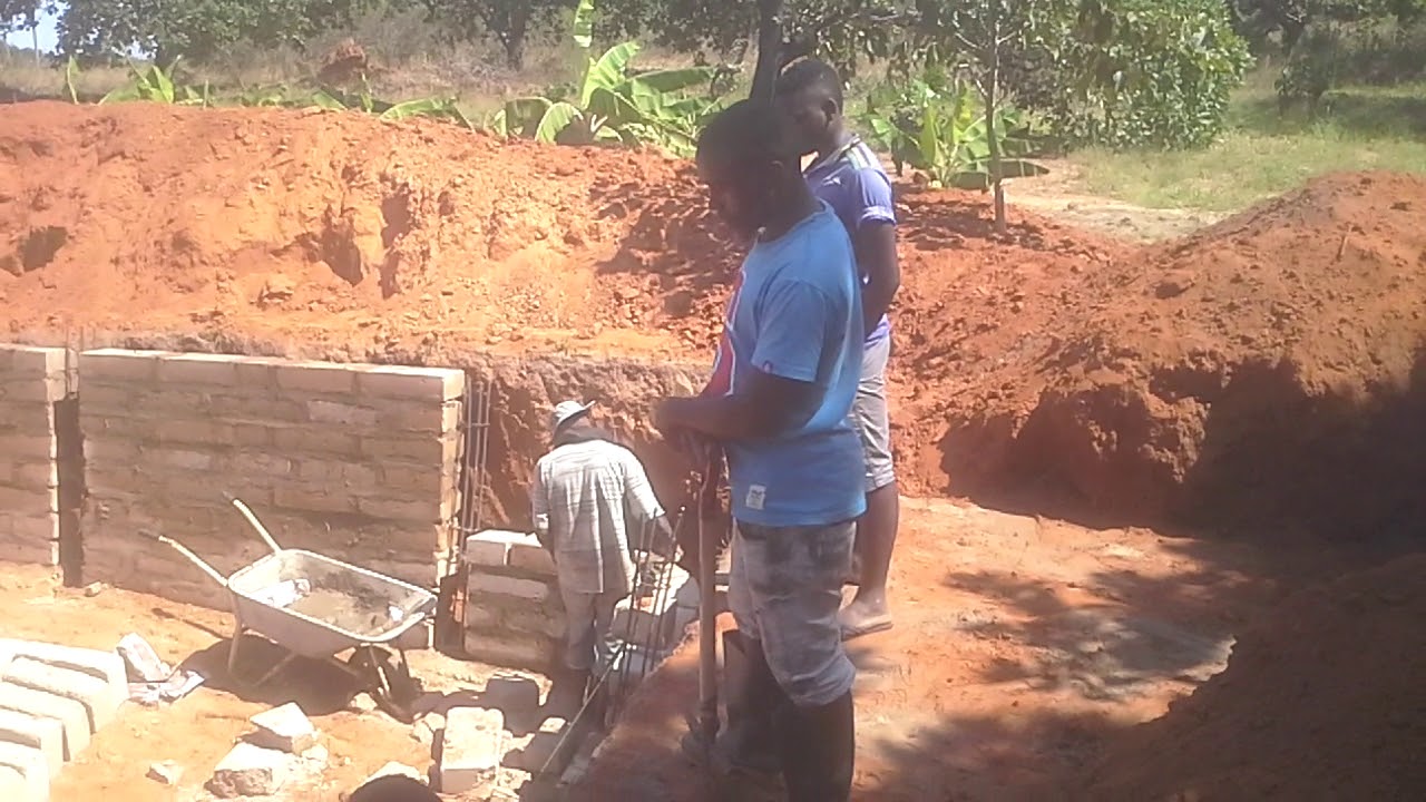 Ujenzi wa Bwawa la Samaki kwa Matofali saruji nguzo na zege.......0713 ...