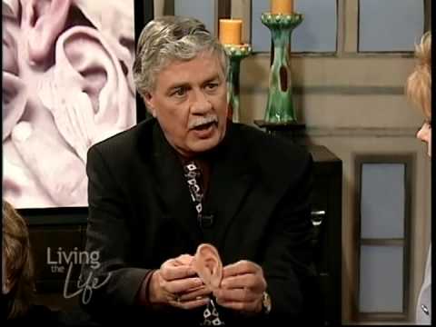 Living the Life "Reconstructing Lives" (Pat Robinson Christian ...