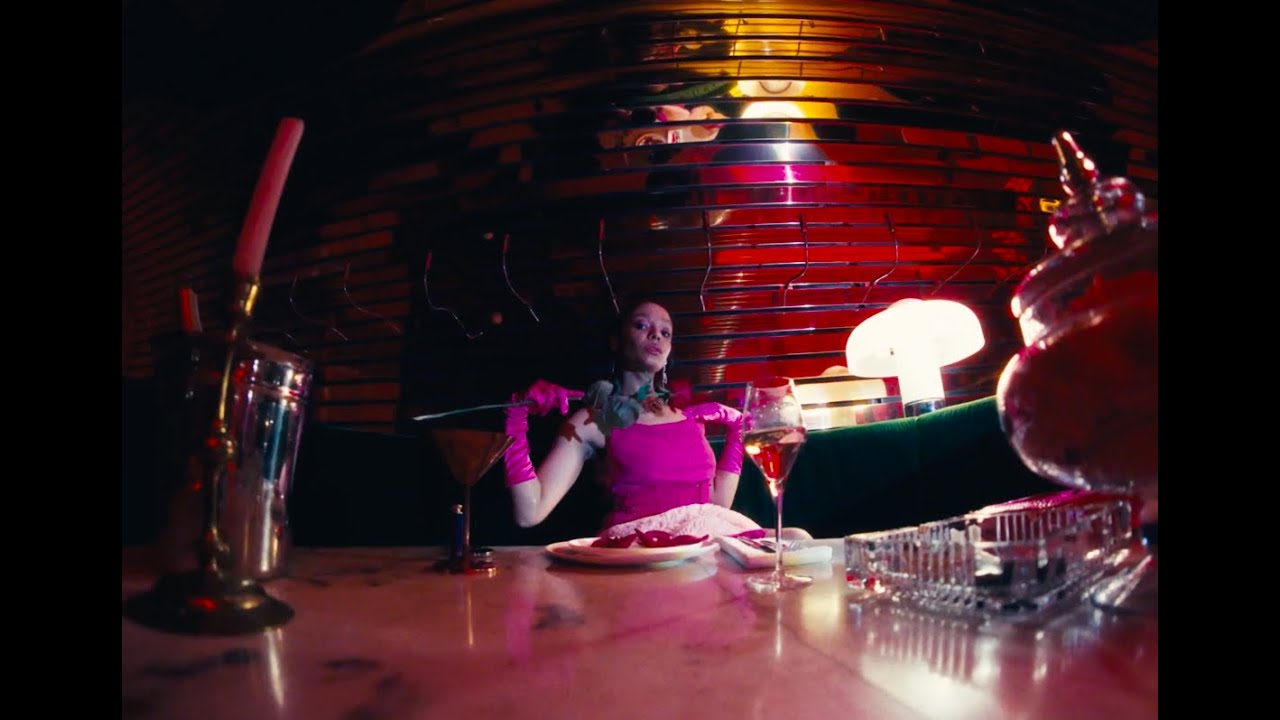 Jaïa Rose - Ice / Love en noir (Clip Officiel) - YouTube