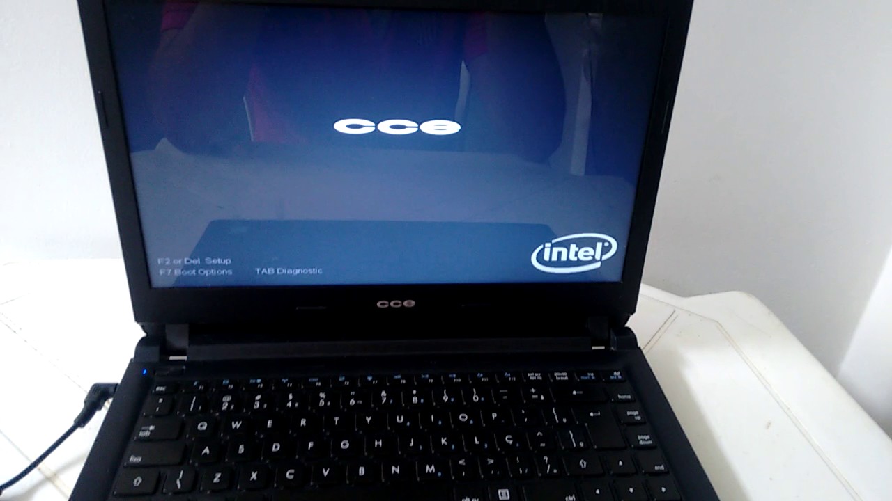 NOTEBOOK CCE NÃO INICIA FICA APENAS NA TELA COM A LOGO - YouTube