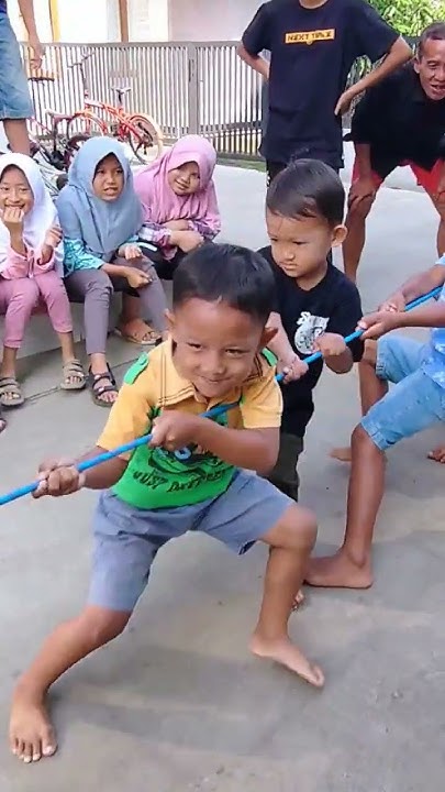 keseruan lomba tarik tambang anak anak - YouTube