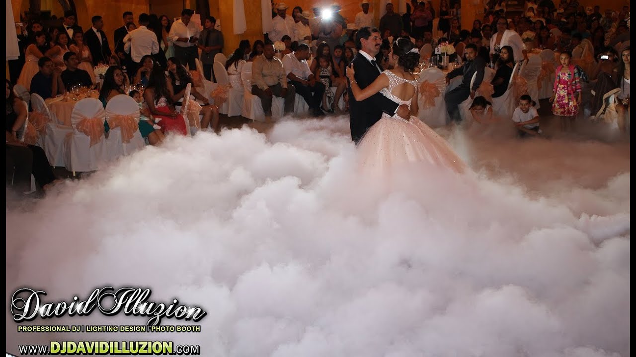 BAILANDO EN LAS NUBES DJ David Illuzion en el Palacio Torres Banquet ...