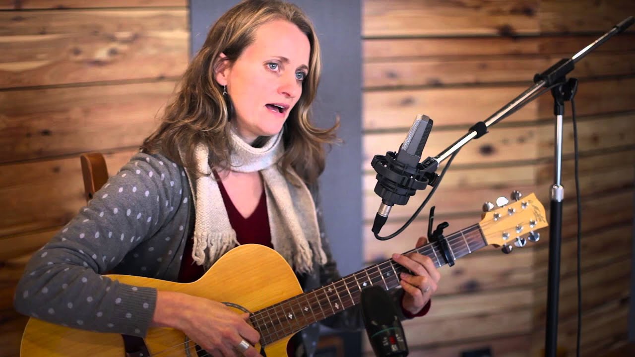 Emma Tonkin - My Heart is an Emblem - YouTube