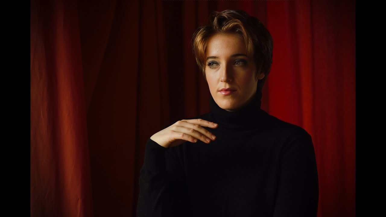 Alexandra Balog plays Beethoven Piano sonata Op. 109. 1st mov. - YouTube