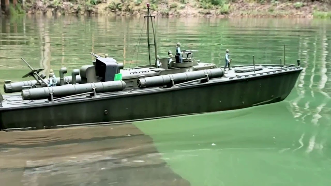 PT-109 1/32 ( LINDBERG) RC - YouTube