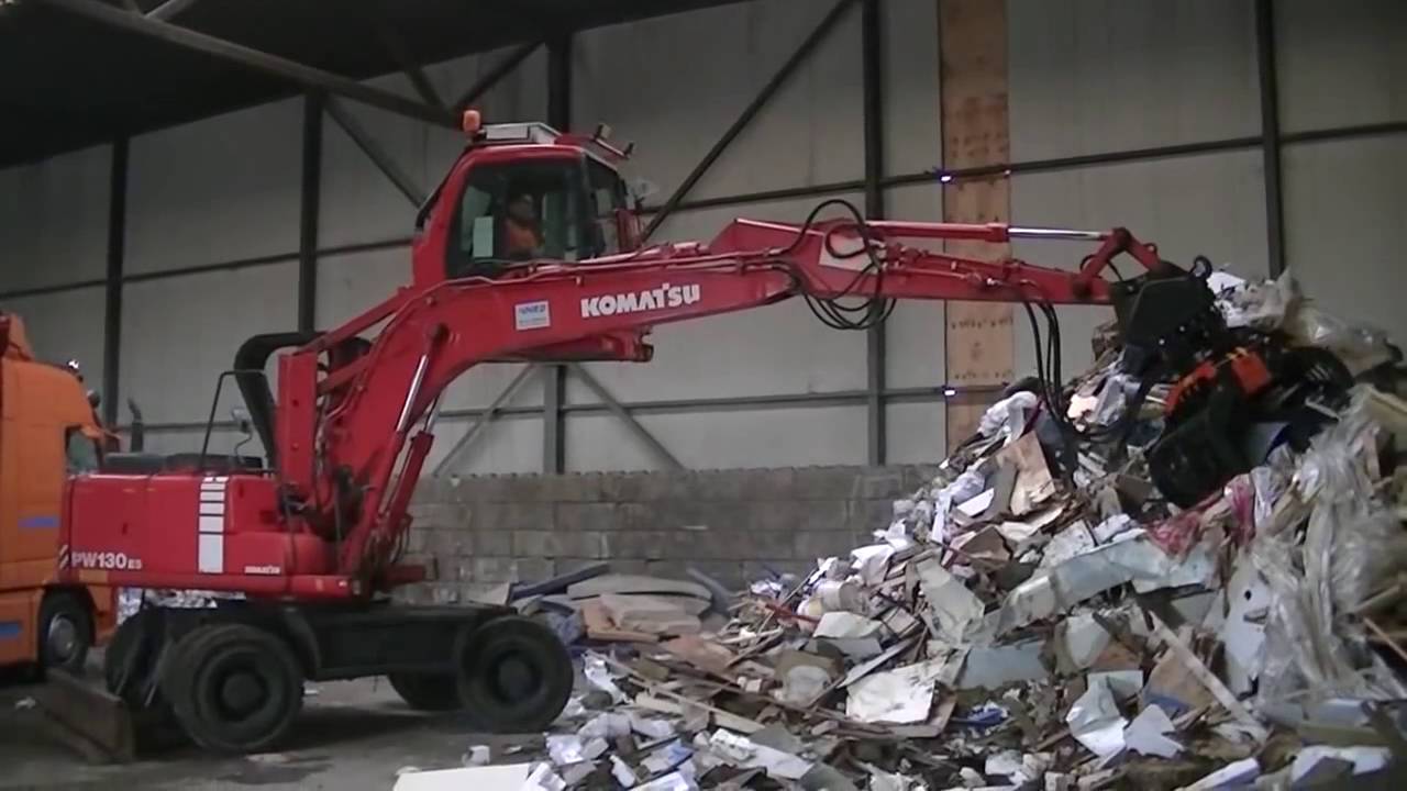 HSG-9N Demolition & Sorting Grab in action - YouTube