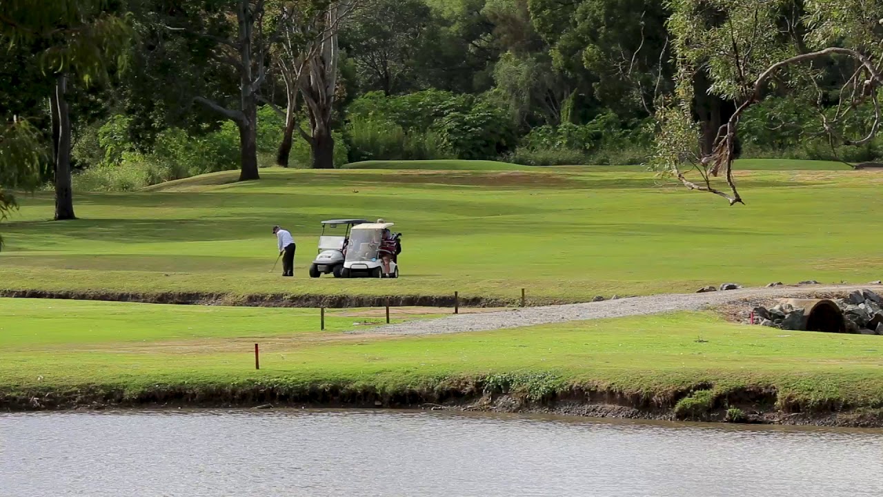 Signature Holes: 4th at Mt Warren Park Golf Club (QLD) - YouTube