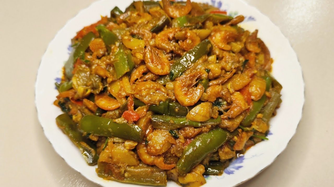 Shutki Recipe || আলু ও বেগুন দিয়ে চিংড়ি শুটকি রান্নার লোভনীয় রেসিপি ...