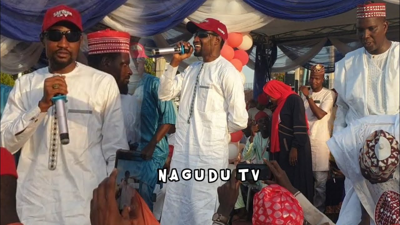 Nura M. Inuwa a Wajen Taron Barka Da Sallah Na Mawaƙan Kwankwasiyya ...