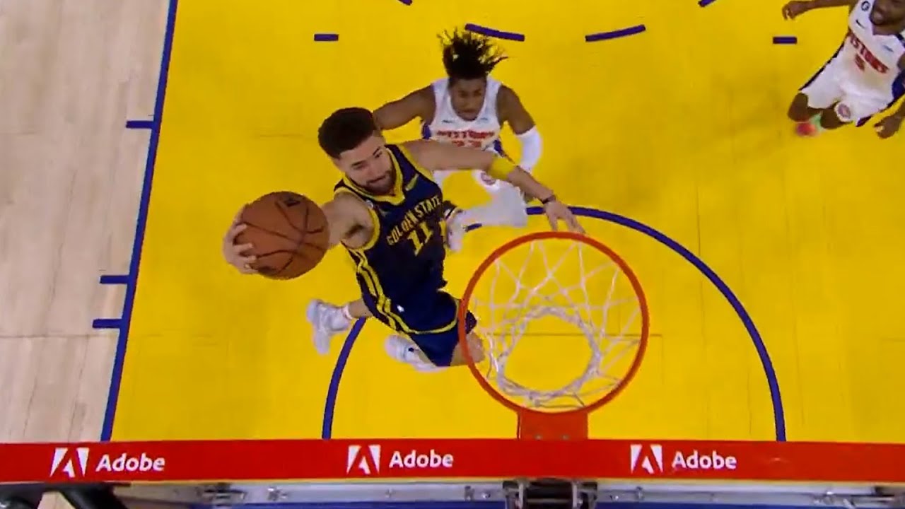 Klay Thompson makes the whole arena loud with his one-handed dunk vs ...