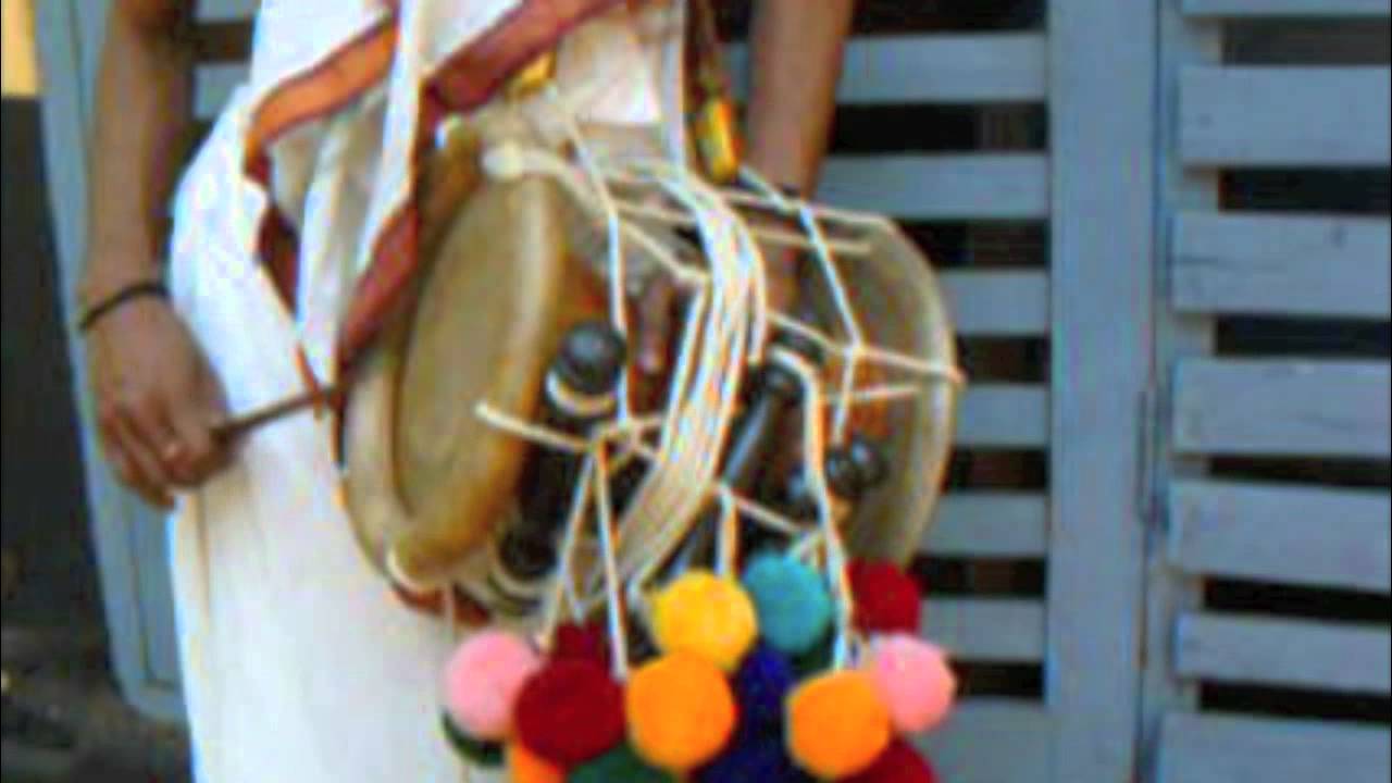 Hari Govindan playing Idakka musical instrument Musical trail river ...