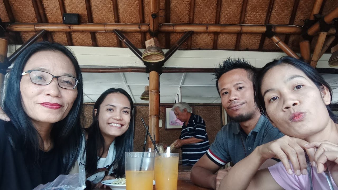 Mencicipi makanan bandung bersama maria calista - YouTube