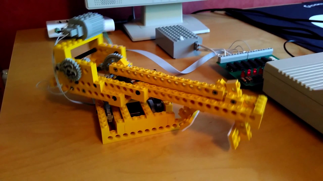 Mini Arm - Lifting LEGO Bricks - YouTube