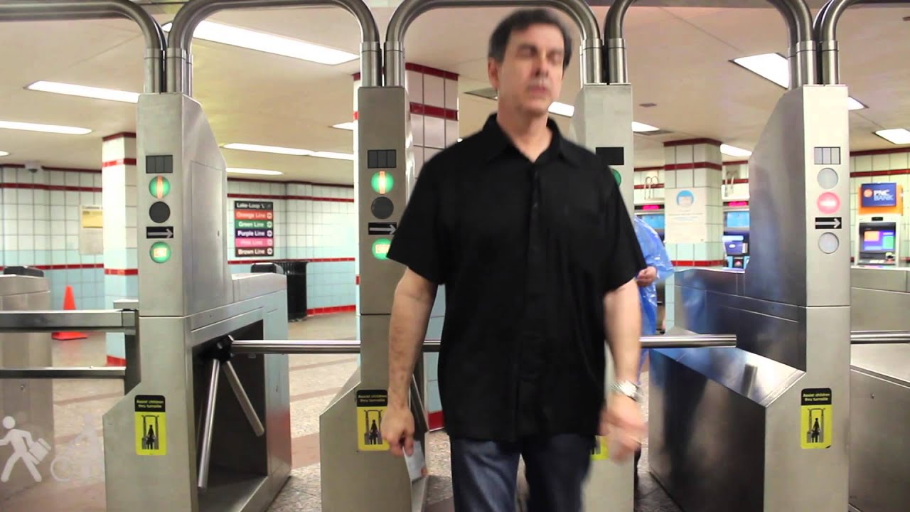 Voice of the CTA Lee Crooks Meets Chicagoans Who Hear His Voice ...