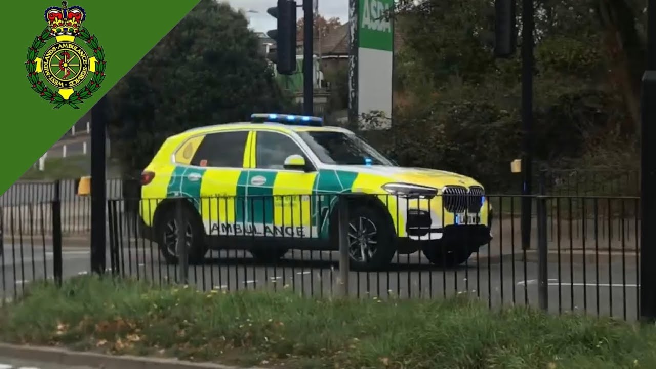 West Midlands Ambulance Service Incident Officer RRV Responding - YouTube