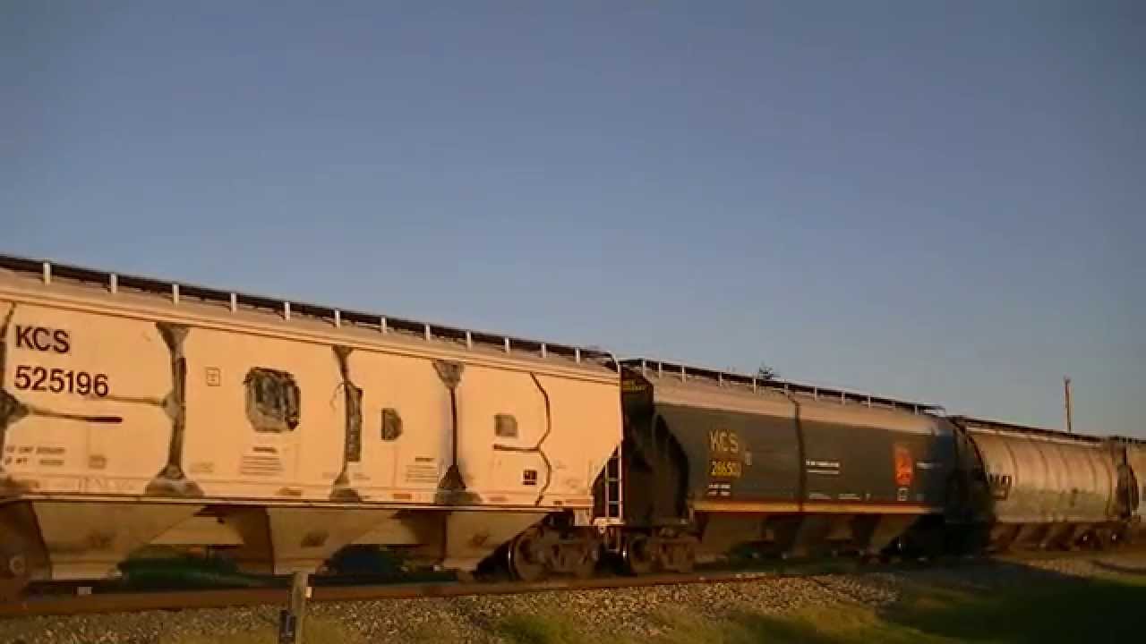 KCS 4578 leads a NB Grain train Joplin MO - YouTube