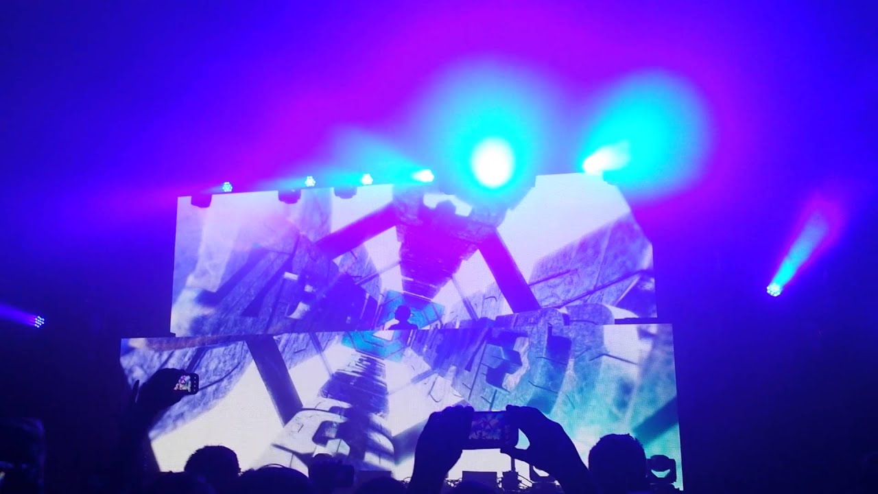 Zedd- Clarity @The Rave Eagles Club - YouTube