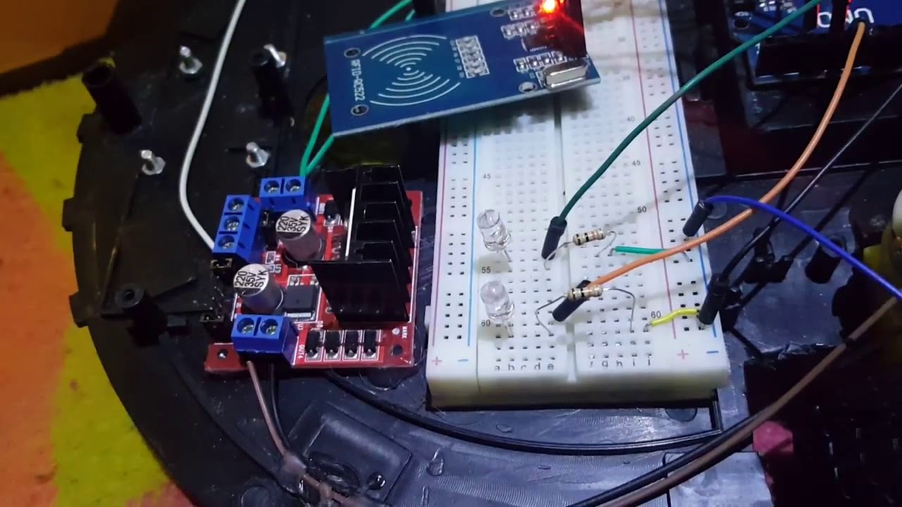 Control de accesos con sensor RFID RC522 y servo arduino - YouTube