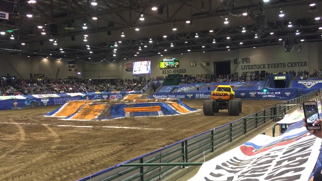Monster Jam Reno 2016 Wheelie Competition- El Toro Loco - YouTube