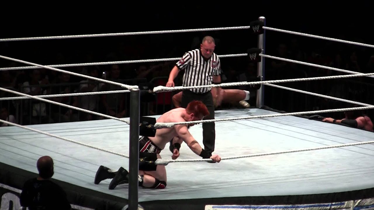 2012.08.12 WWE Taipei Sheamus vs Kane vs Alberto del rio - YouTube