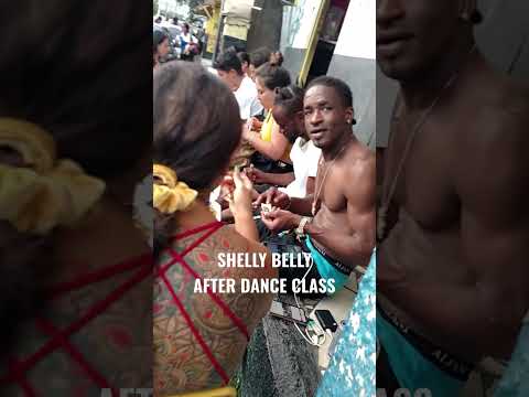 Shelly Belly after dance class with a few of his international Dancehall DAGGERING students.
