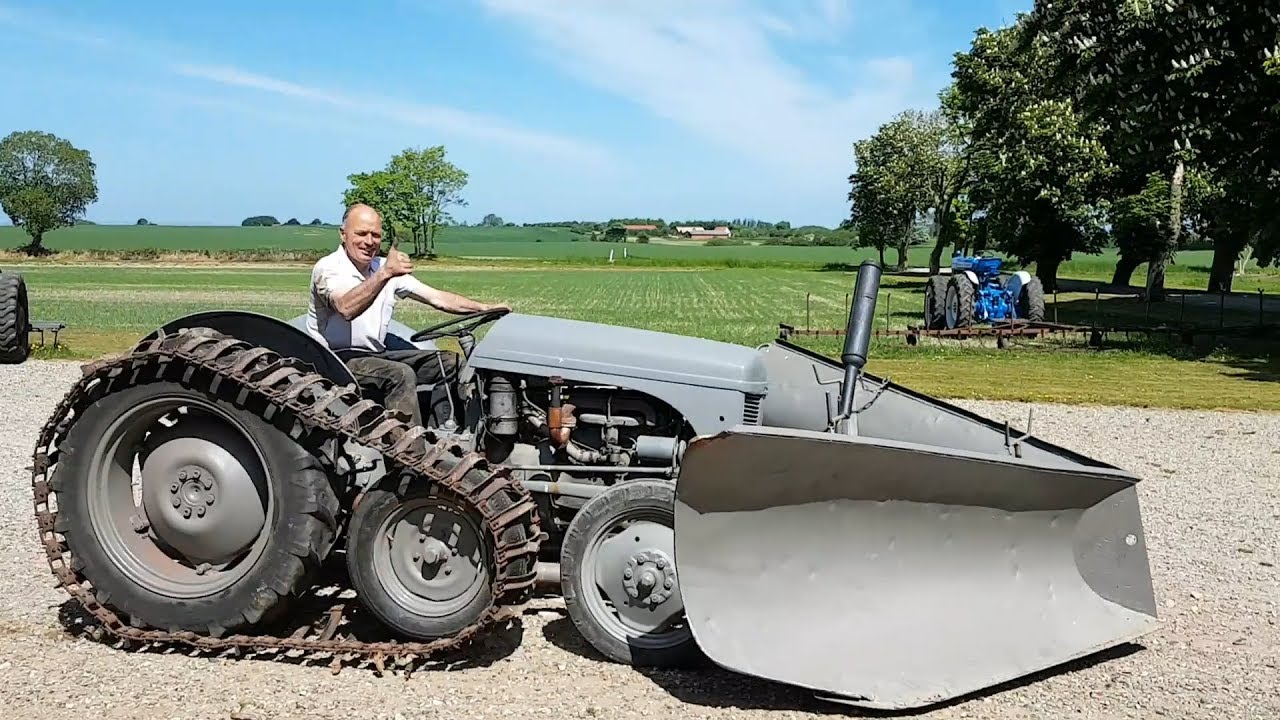 Ferguson TE20 w/ Norweigan Half-Tracks & Snowplow at Ferguson Days 2019 ...
