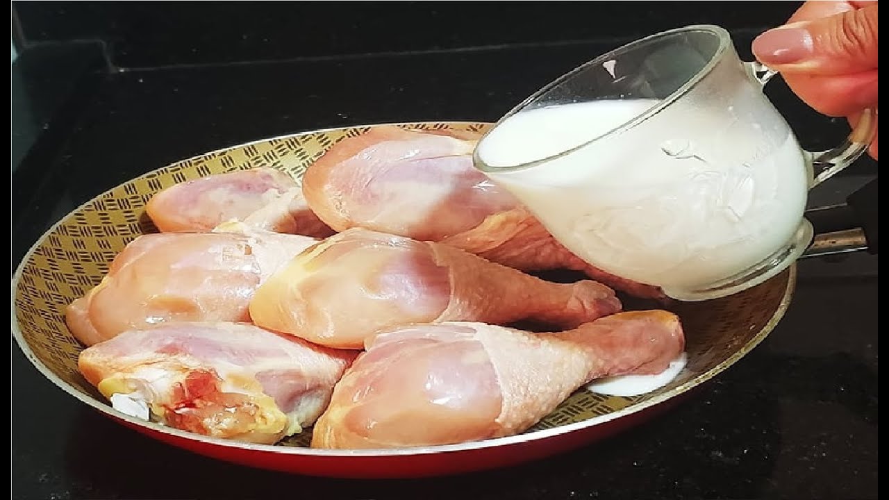 JOGUEI 1 COPO DE LEITE NO FRANGO AGORA SÓ COZINHO FRANGO ASSIM! - YouTube