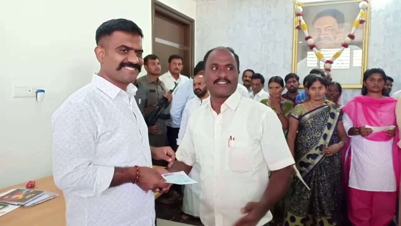 Dharmavaram YSRCP MLA Kethireddy Venkataramireddy distributes CM relief ...