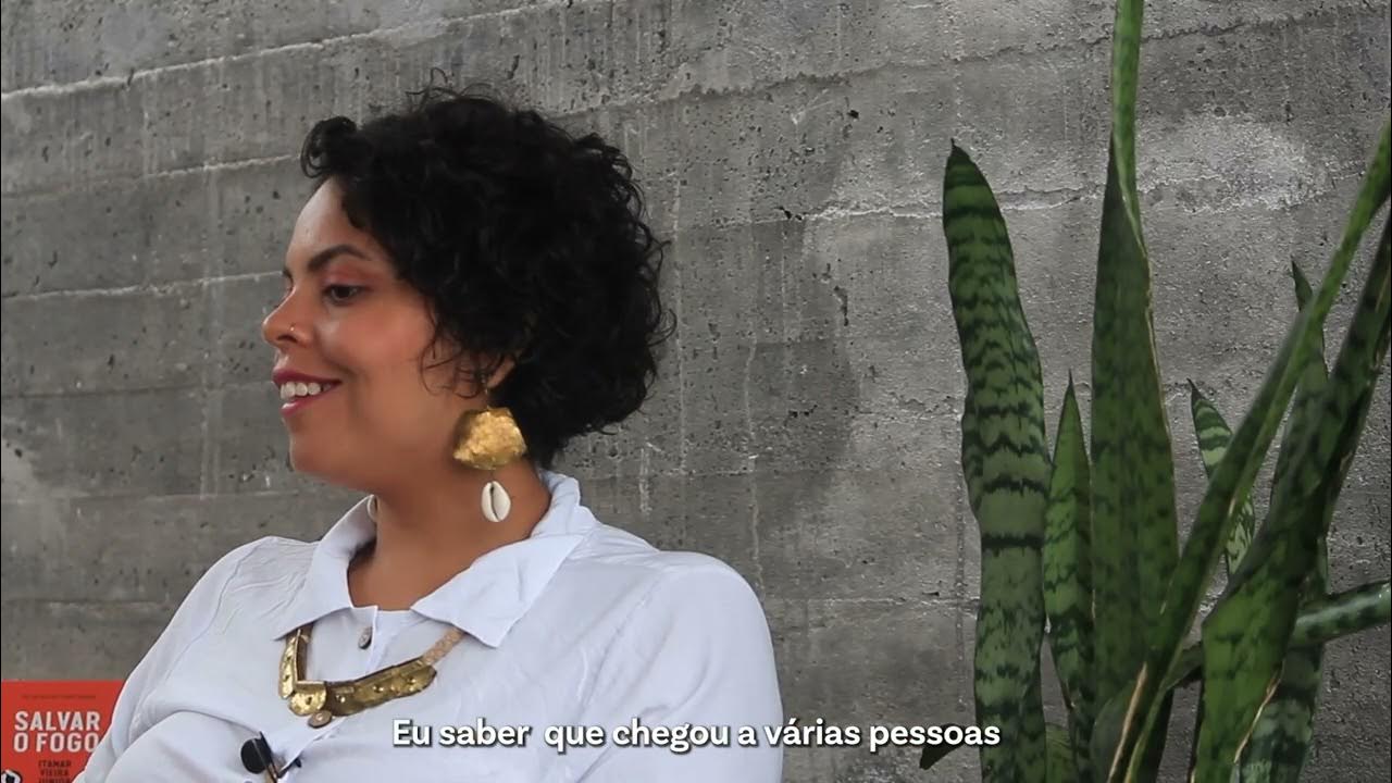 O livro pela capa: um papo com Aline Bispo - YouTube