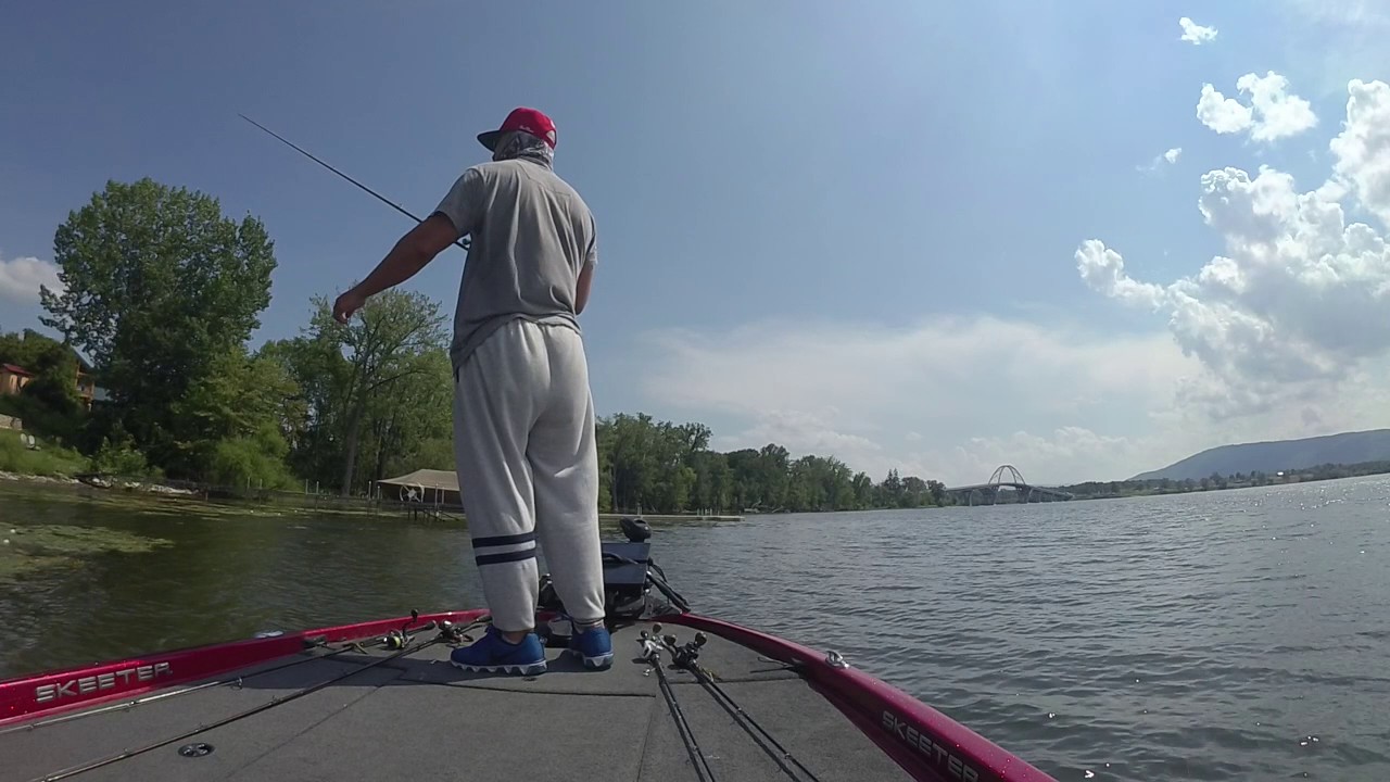 Lake Champlain FLW BFL tournament on lake Champlain - YouTube