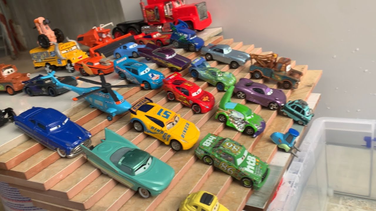 Disney Pixar Cars ☆ Various Cars miniature cars roll down a colorful ...