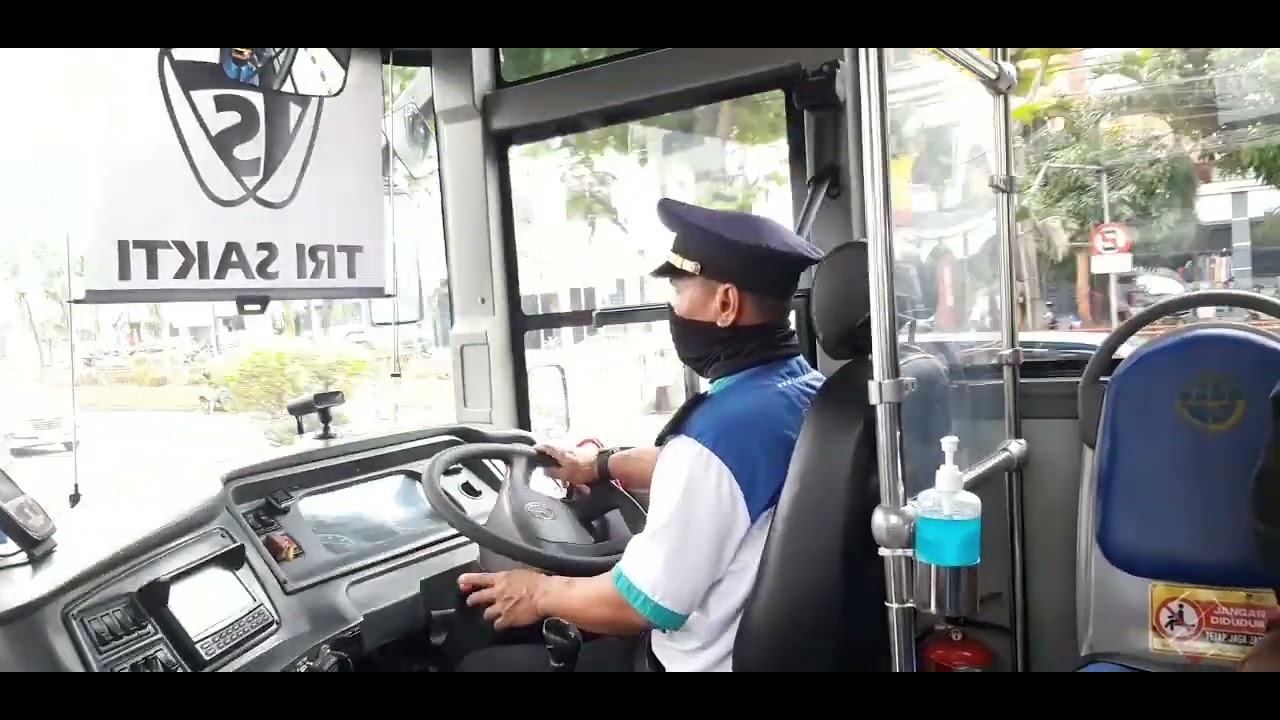 medan-naik bis trans medan deli -sarah amanda rahmadini /xi ta ips 2 ...