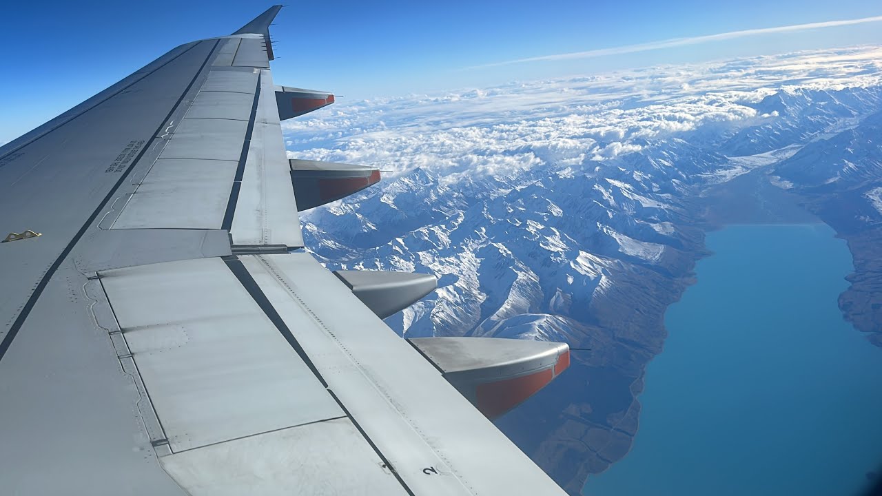 4K UHD Scenic Views from the Heavens Final Approach into Queenstown ...