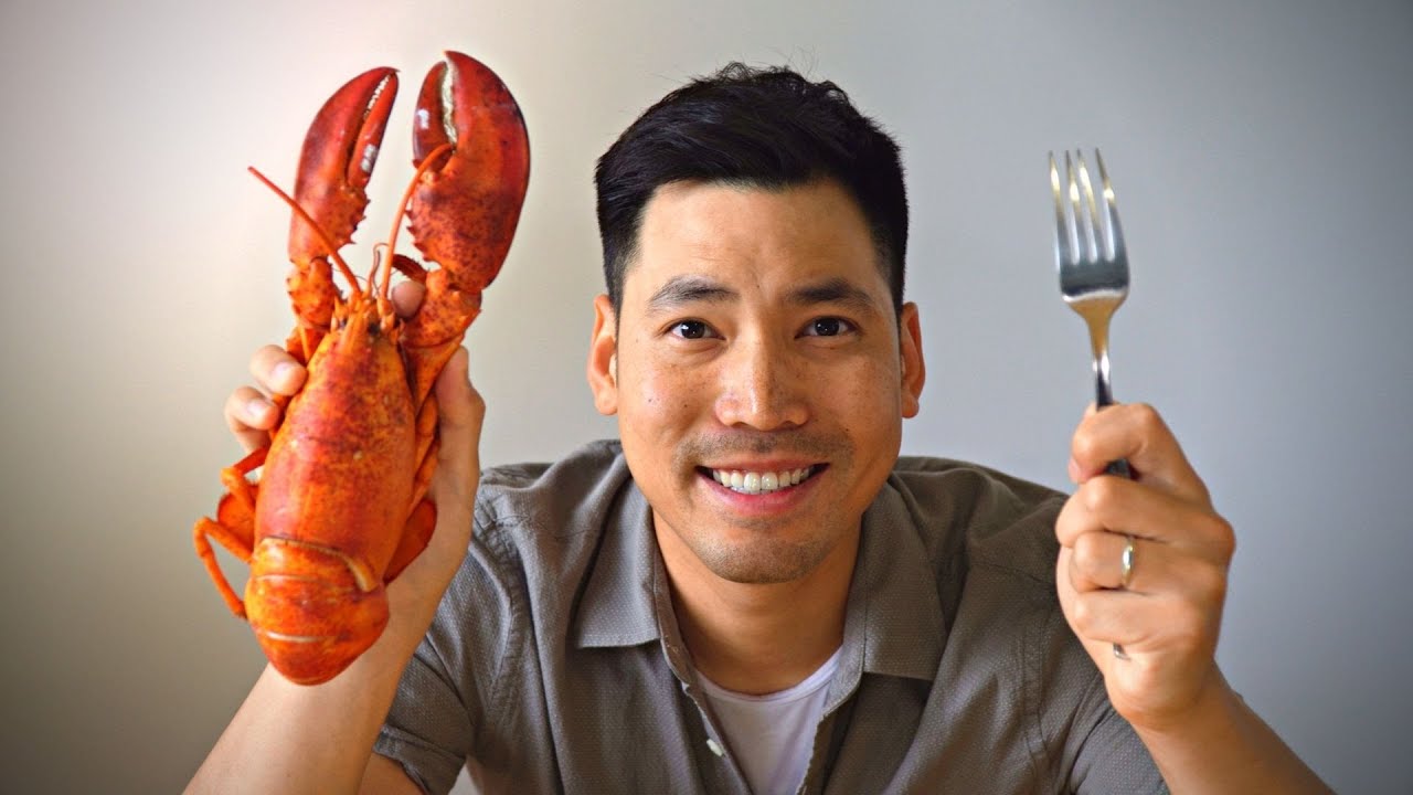 Lobster Eating Tips without Seafood Toolset (Gaspé Lobsters Edition ...