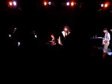 The kooks- Naive (live) - YouTube