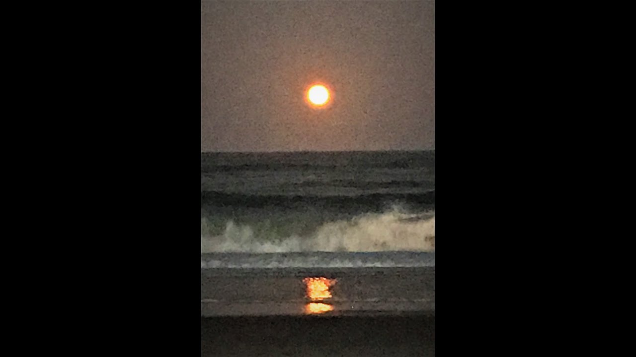 Full Blue Moon Rise at Nauset Beach 10 31 2020 - YouTube