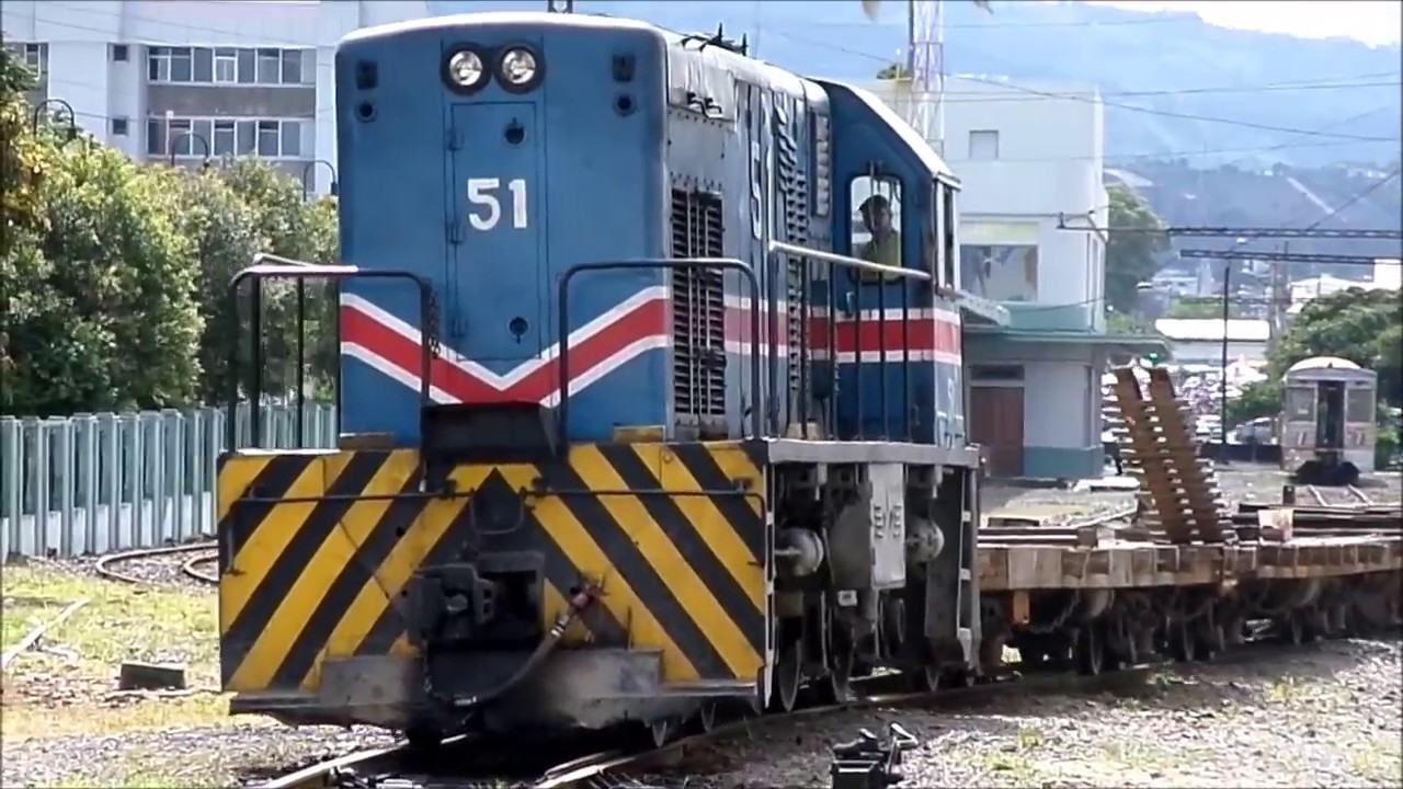 Movimientos de patio con la locomotora 51 - 30 y Automotor Apolo del ...