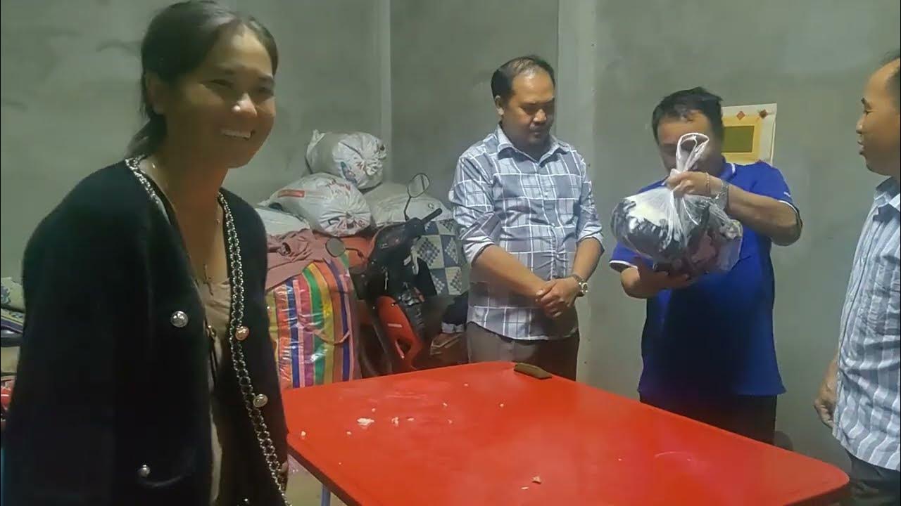 hmo no niam dab laug nom Vaj lawv tuaj saib peb os - YouTube