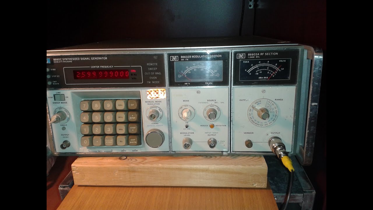 HP 8660C with 86632B and RF module 86603A - YouTube