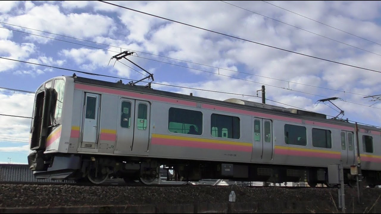 ダブルパンタ編成E129系A28+A6編成信越本線下り435M - YouTube