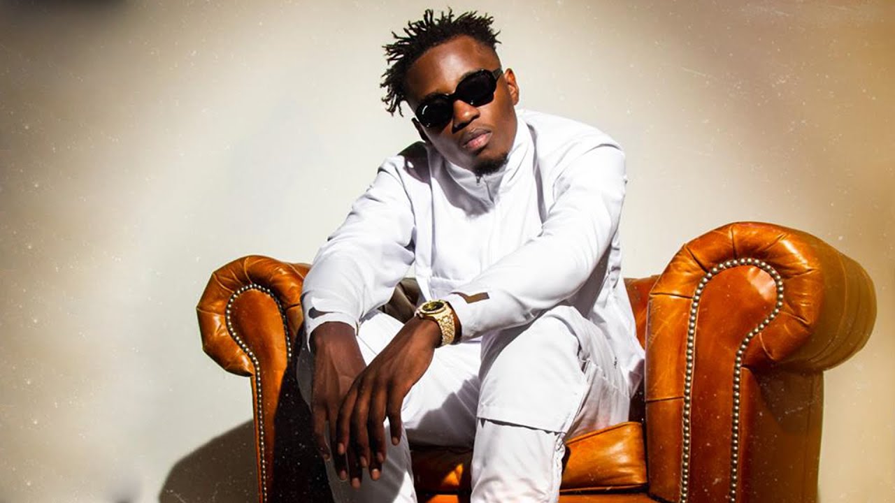 JNR - UNE VIE (CLIP OFFICIEL) - YouTube