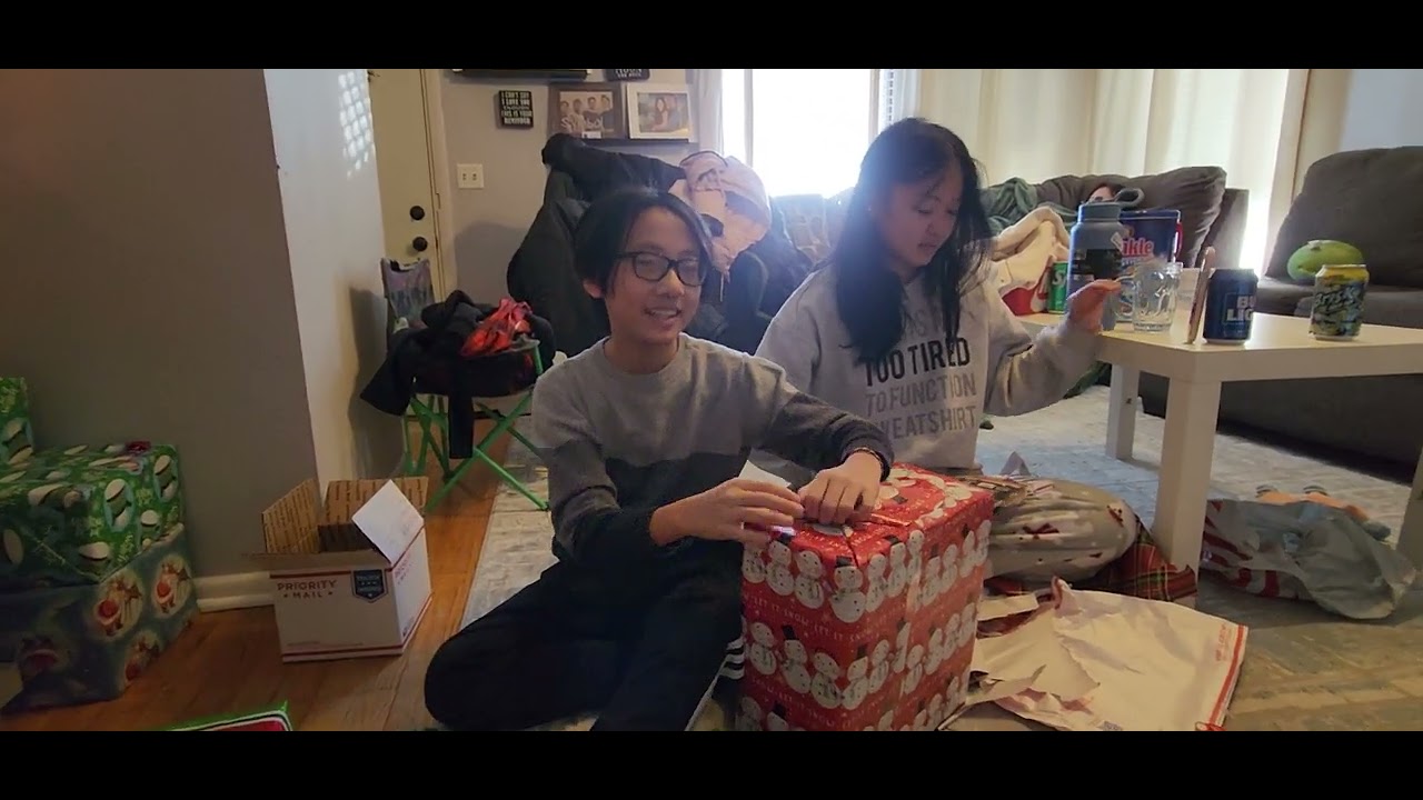 #kids opening presents on christmas day 12/25/22 - YouTube